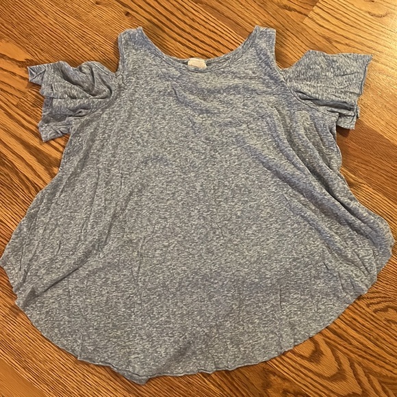 Freeloader | Tops | Cold Shoulder Blue Flowy T Shirt Small Nwot ...